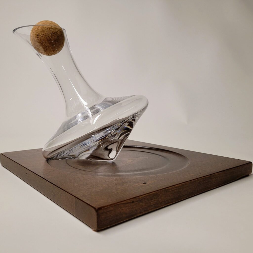 Wine decanter on walnut board - Fraser Wood Elements